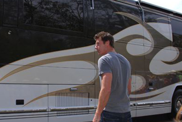 Executive Stretch Excursion Limo - Mikes Limousine